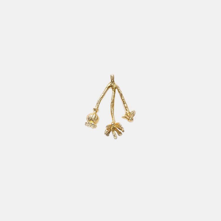 Prim E. - Single earring with three flowers details. Made using wax ca ...