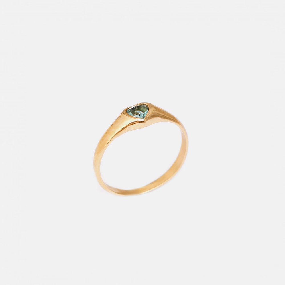 Eclair R. - Signet ring with heart-shaped stones. | From Tiny Islands